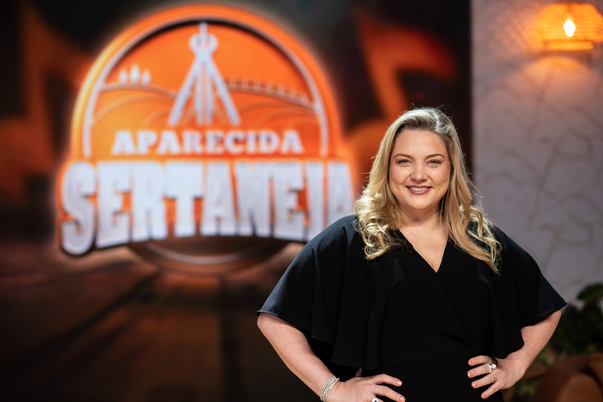 Aparecida Sertaneja recebe a dupla Peão do Valle e Valentin e jovens ...